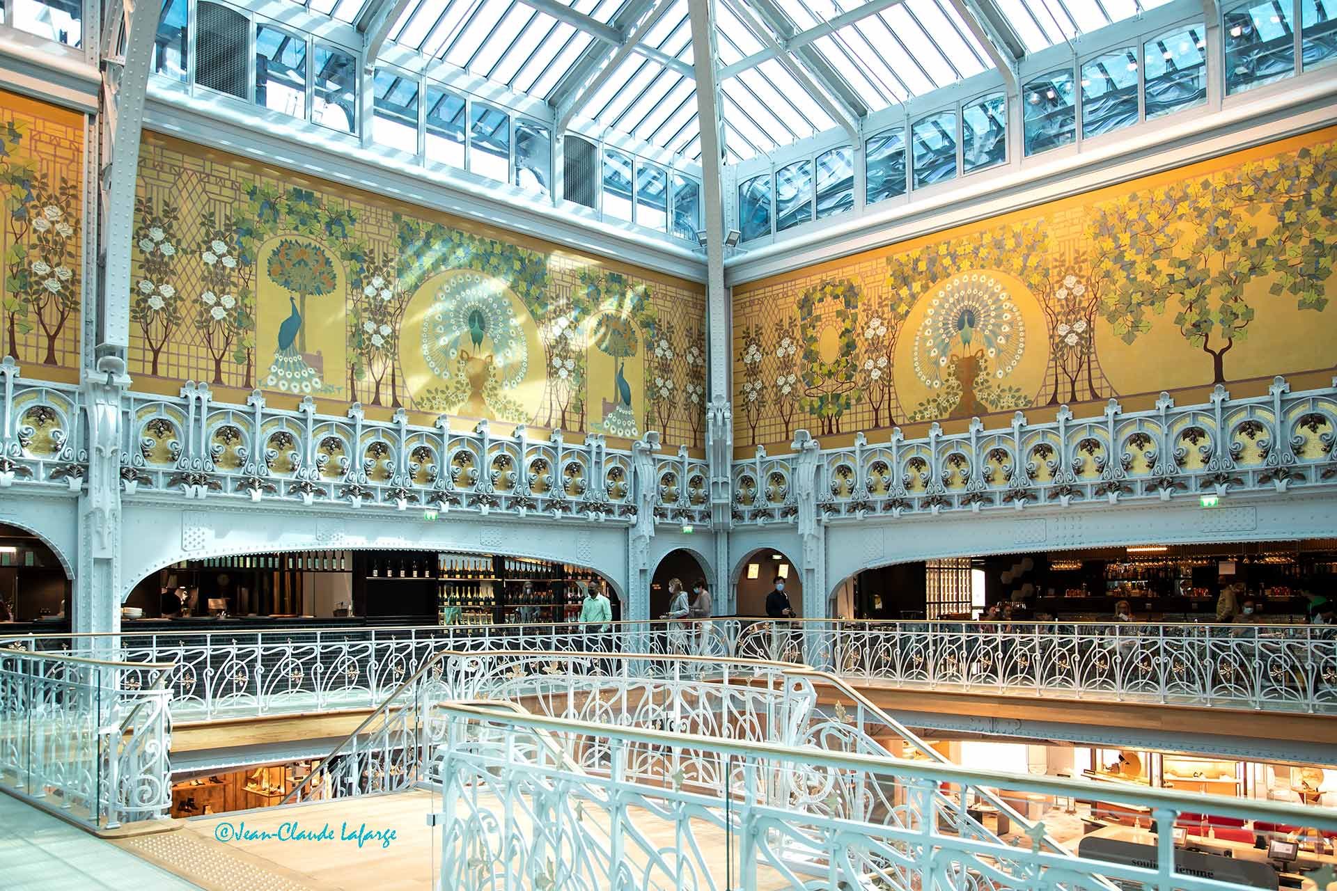 Jean-Claude Lafarge présente la Samaritaine de Paris Pont Neuf, le ...